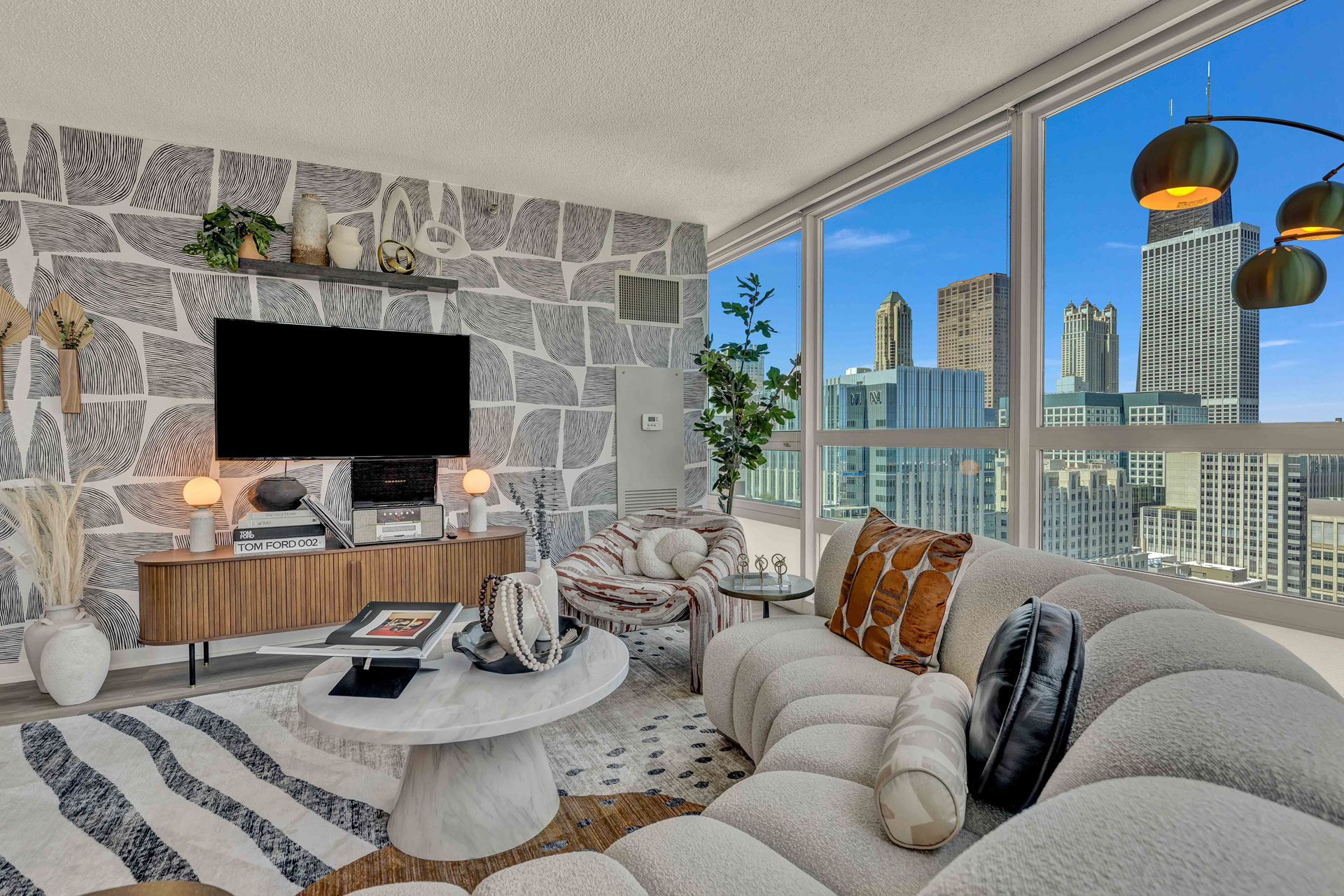 Luxury Apartments in Chicago at The Streeter Apartments